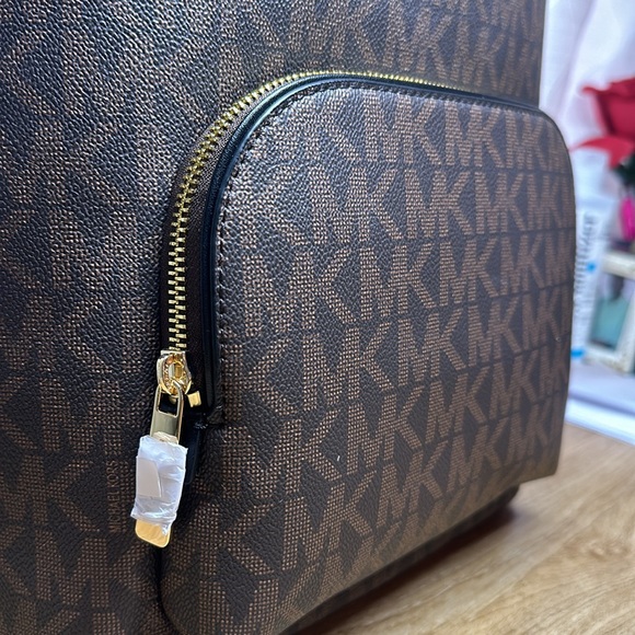 MICHAEL Michael Kors | Bags | New Michael Kors Connie Zip Md Brown ...